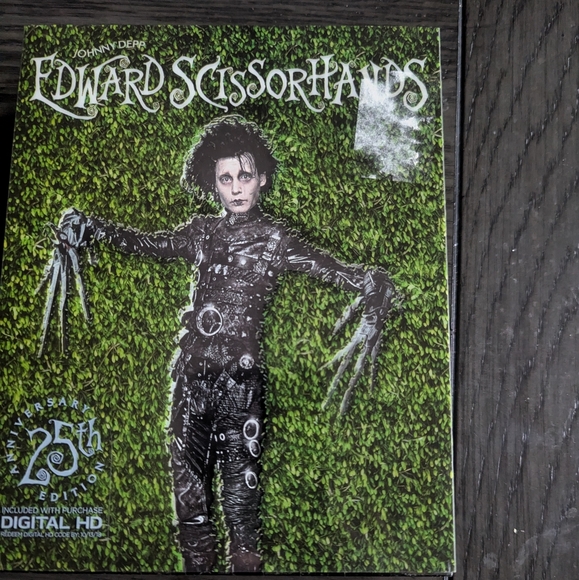 20th Century Studios | Media | Edward Scissorhands 25th Anniversary Special Edition Dvd Set ...